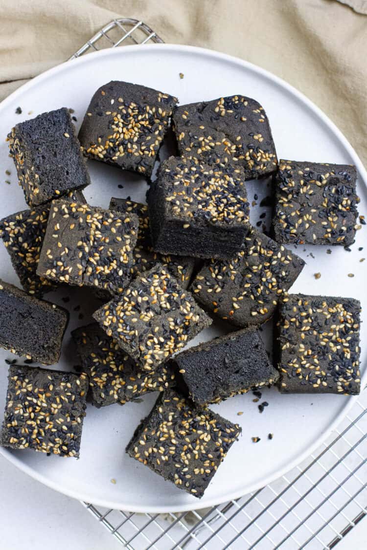Easy Black Sesame Mochi (One Bowl Recipe) - Plates by Nat
