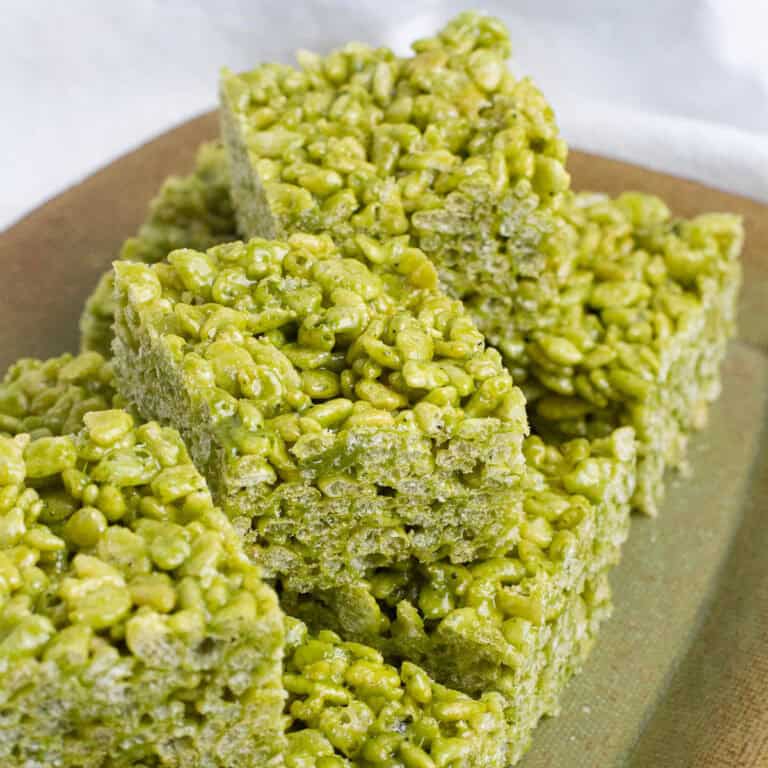 Matcha Rice Krispie Treats - Plates by Nat